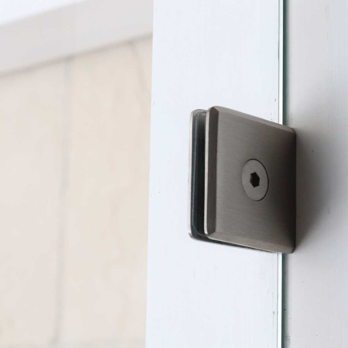 Conector Recto Muro a Vidrio Fijo Herralum 1266– HERRASHOP